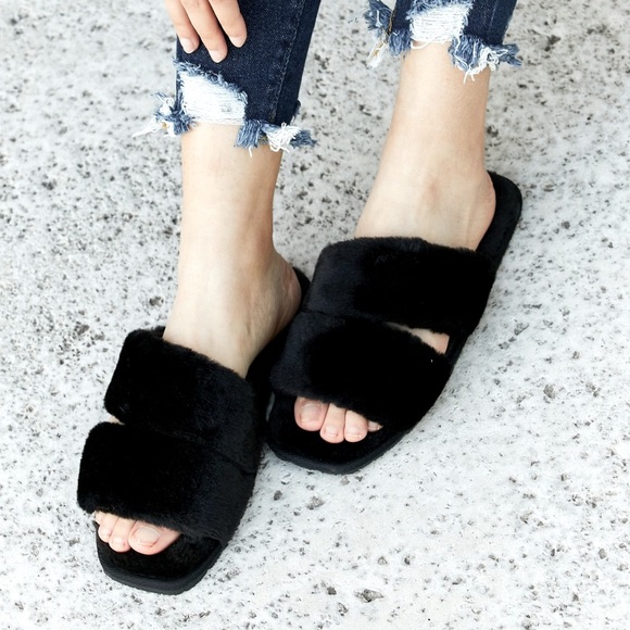 Qupid | Shoes | Qupid Black Faux Fur Slide Cozy Fuzzy Slippers Sandals ...